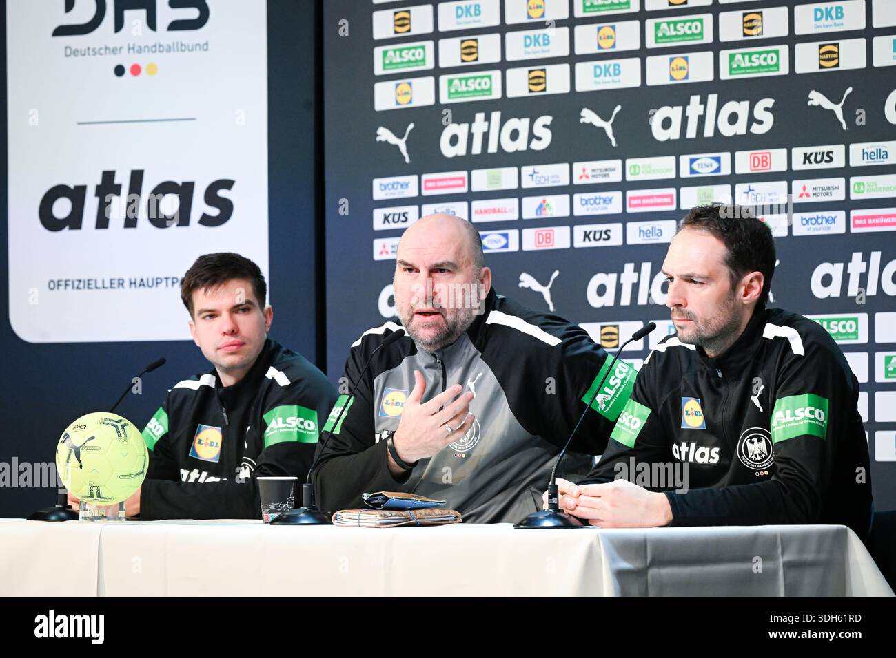 Silkeborg, Denmark. 20th Jan, 2026. Player Renars Uscins (l-r) co-coach ...