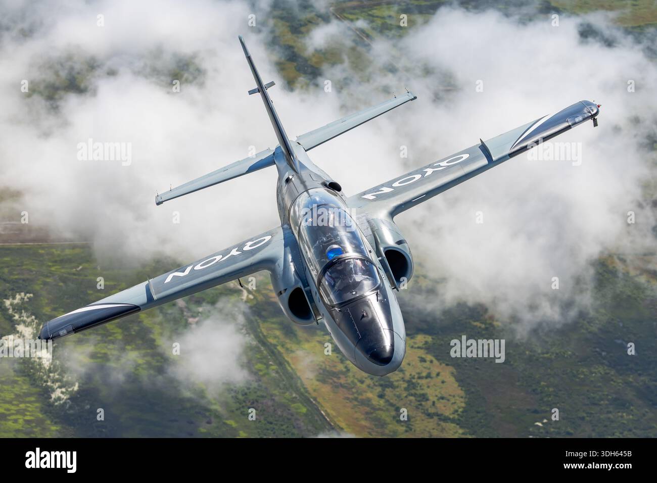 The SIAI-Marchetti S-211, registration N270CF and NX270CF, is a jet ...