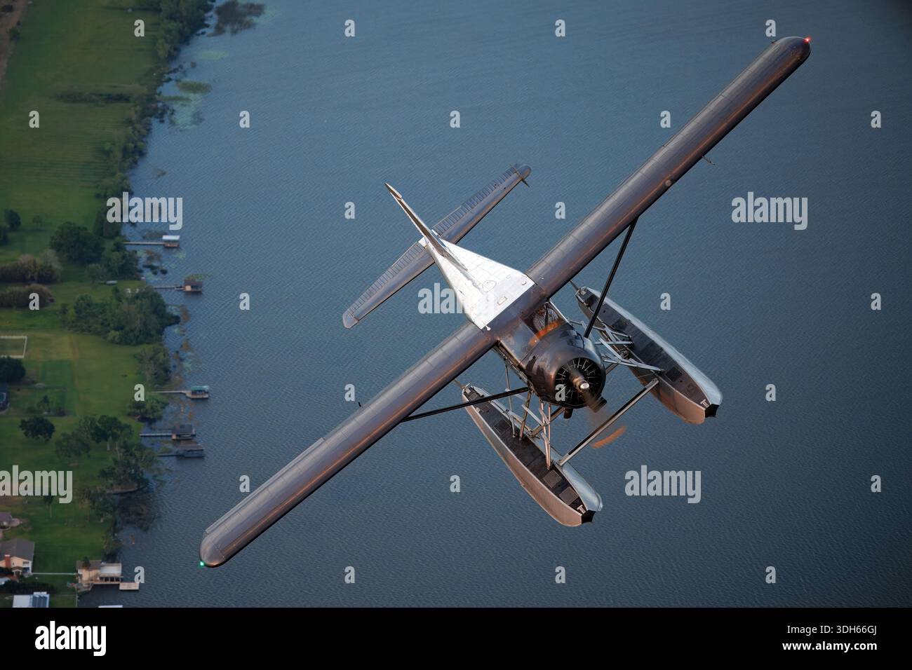 The DHC-2 Mk1 Beaver, N954BS, is a high-wing, single-engine utility ...