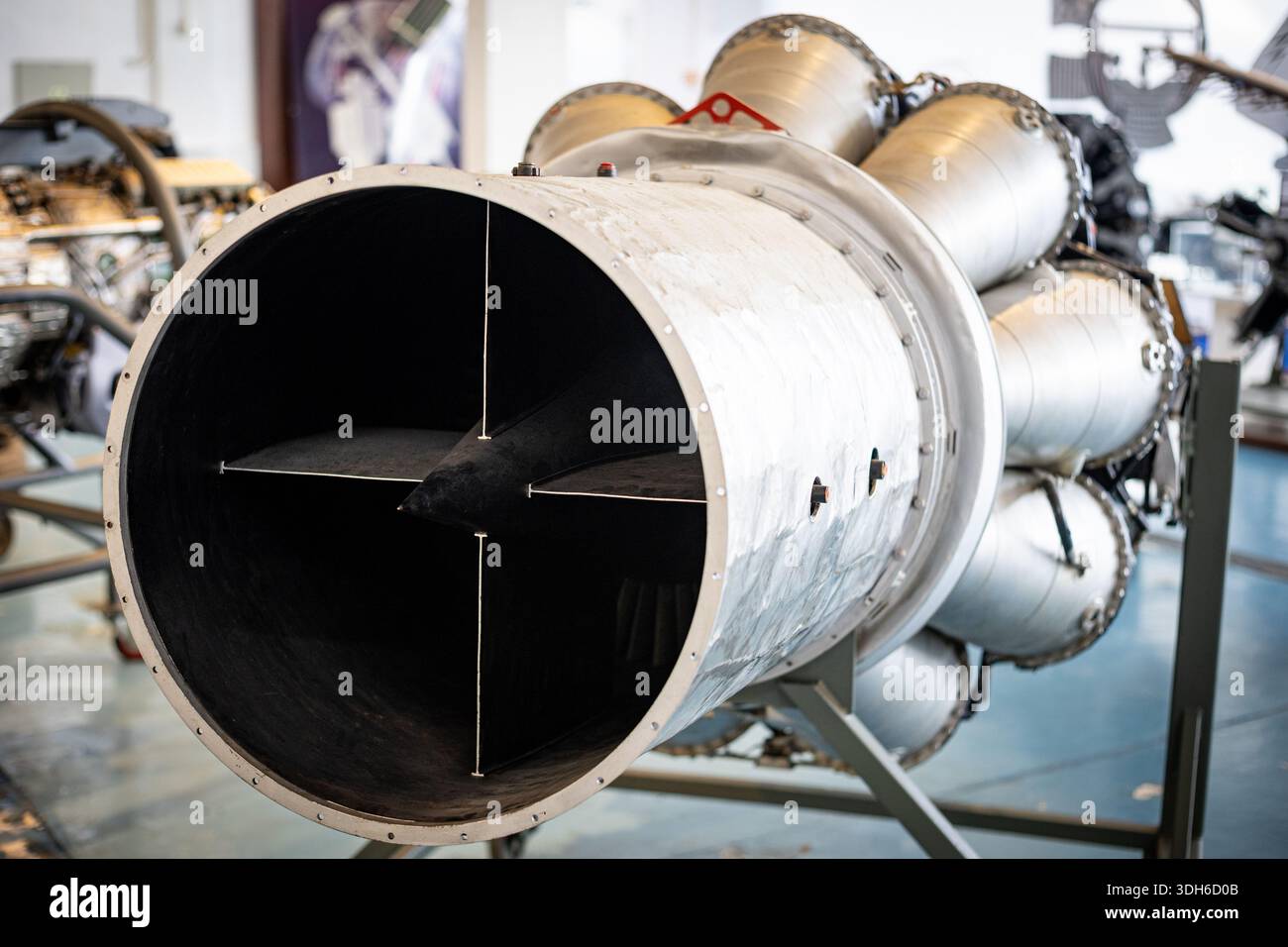 Internal combustion propulsion system hi-res stock photography and ...