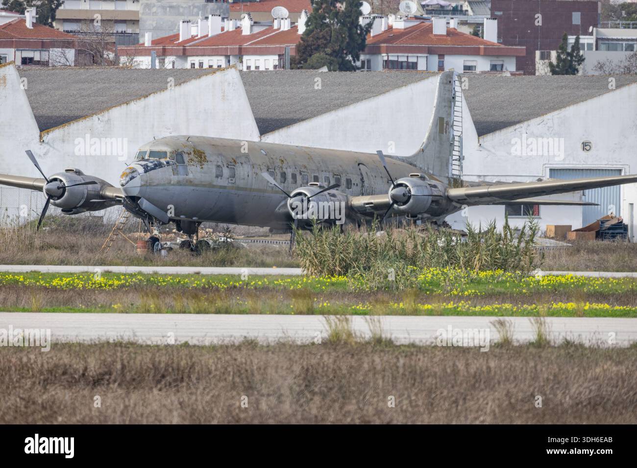 Abandoned propeller airplane resting hi-res stock photography and ...