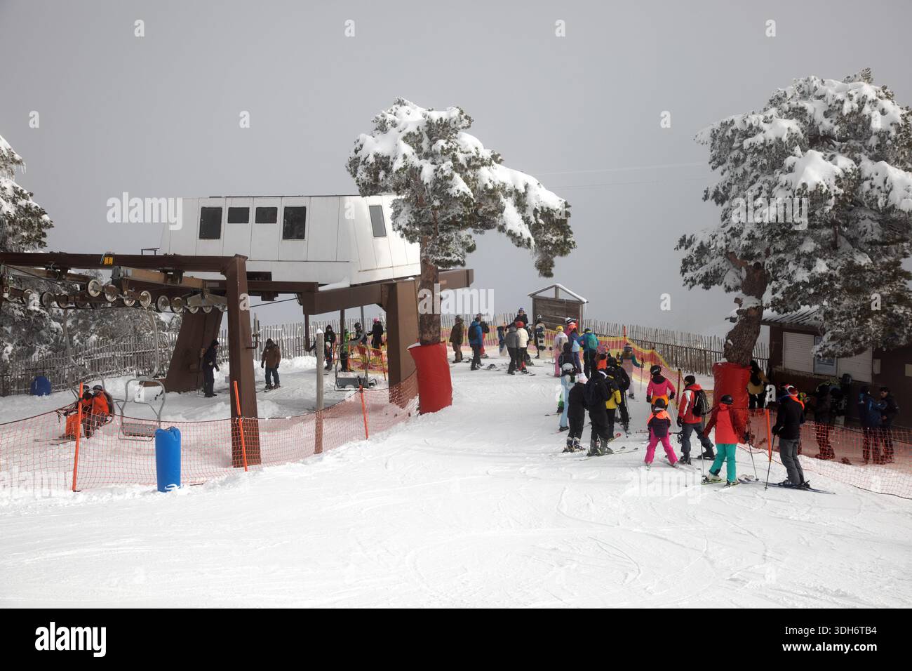 People skiing during the ski season in Navacerrada, on 20 January 2026 ...