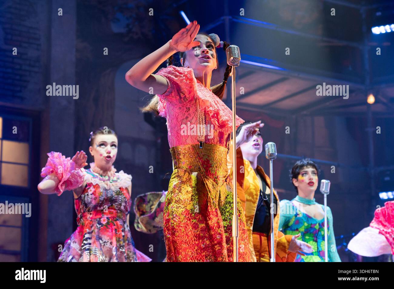 Madrid, Spain. 20th Jan, 2026. The cast perform during the presentation ...