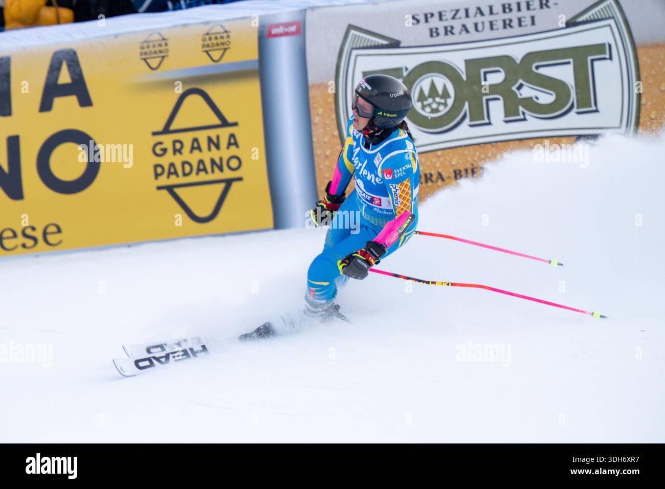 Kronplatz, Italy. 20th Jan, 2026. Sara Hector (SWE) ending the giant ...