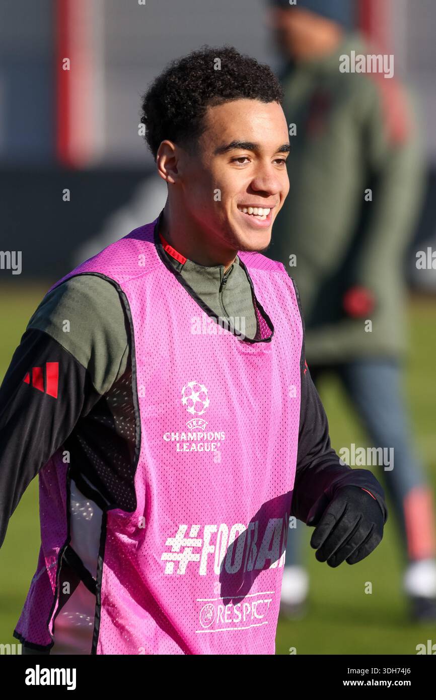 Jamal Musiala (FC FC Bayern Munich, #10) laughs, GER, final training ...