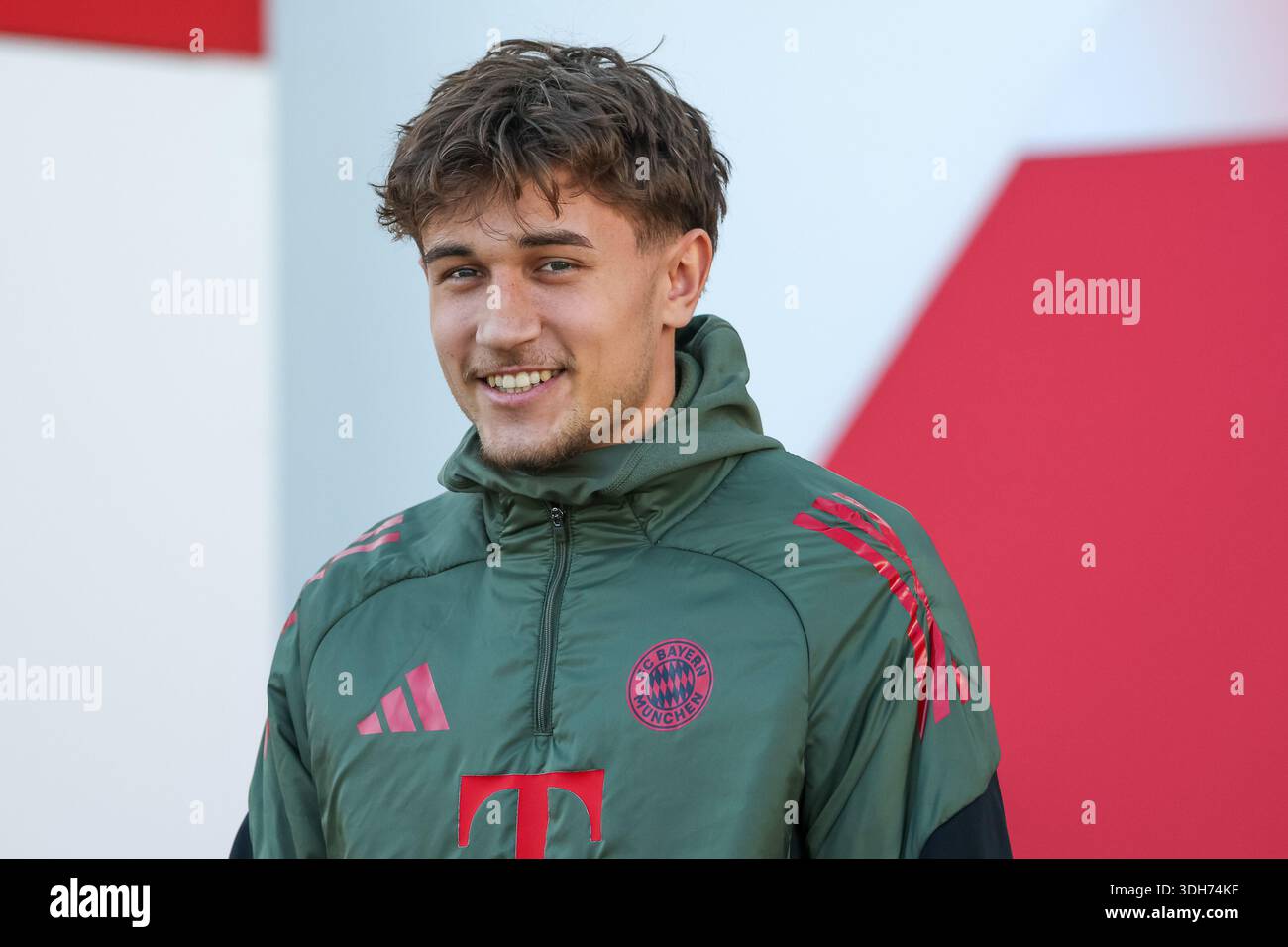 Tom Bischof (FC FC Bayern Munich, #20), GER, final training, FC FC ...