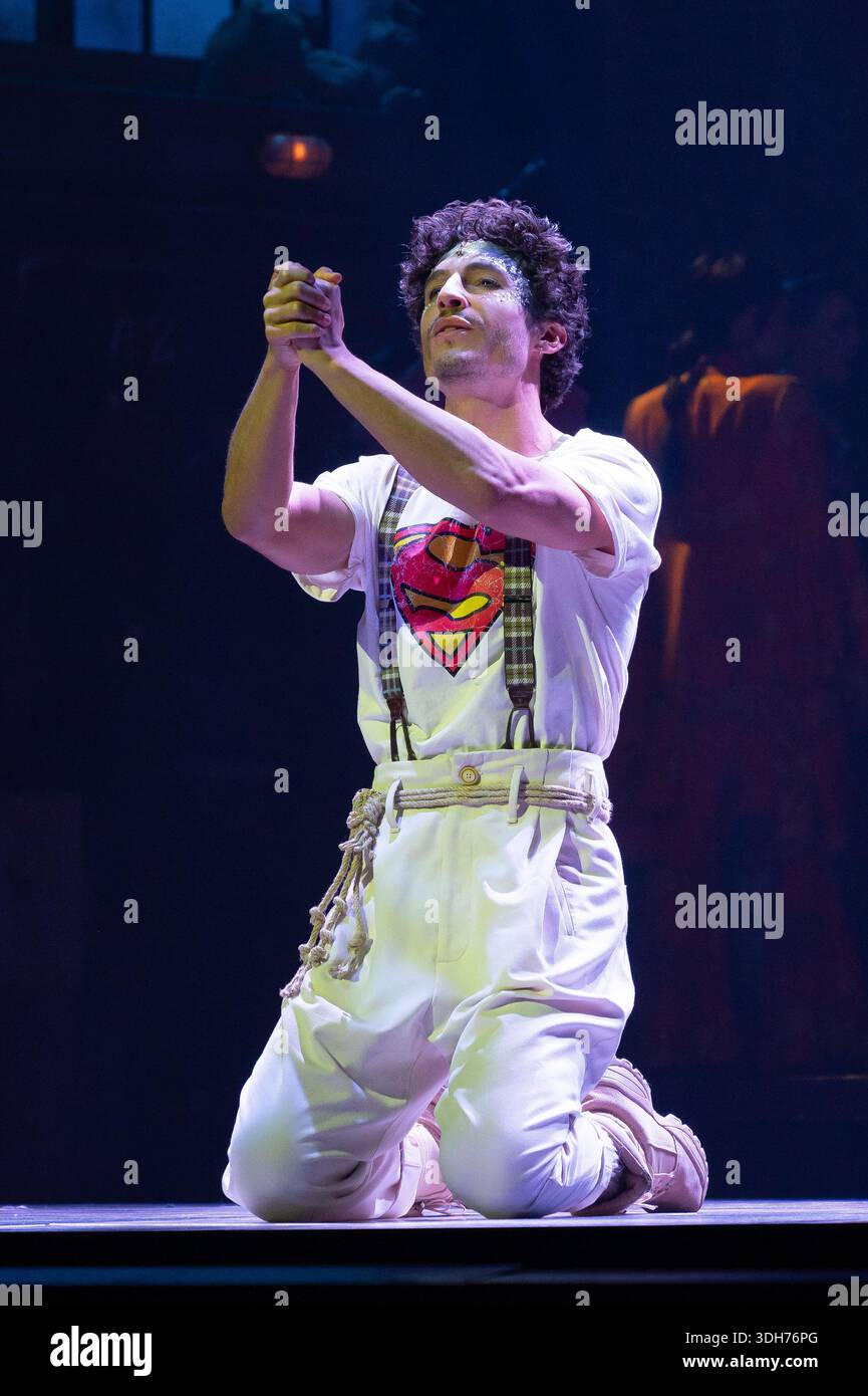 Madrid, Spain. 20th Jan, 2026. Actor Ferran Faba performs during the ...