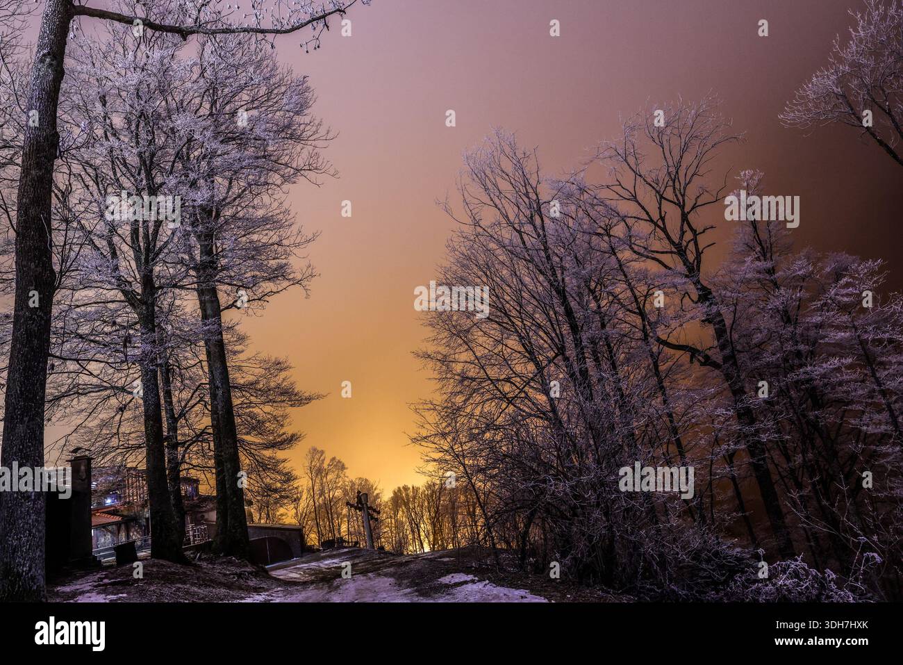Zagreb, Hrvatska. 20th Jan, 2026. Snowy and cold night at Sljeme, on ...