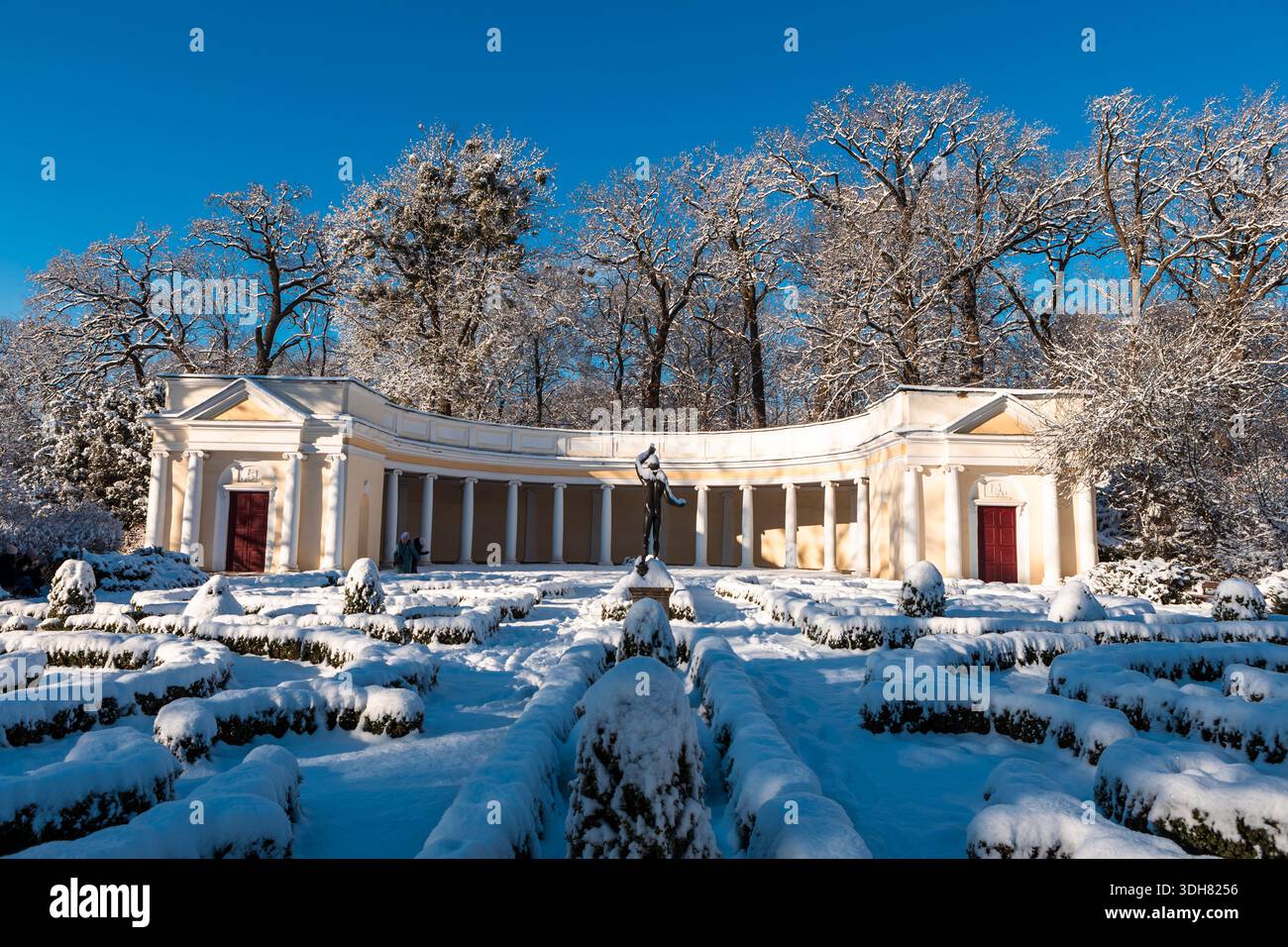 Beautiful arboretum architectural monuments hi-res stock photography ...