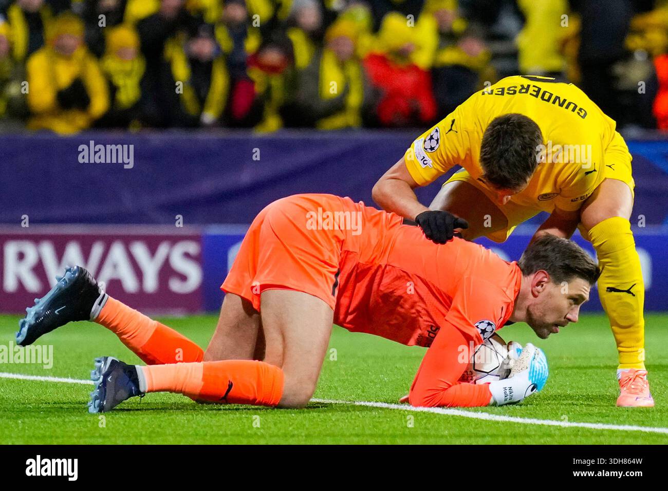 Bodø 20260120. Bodø/Glimt goalkeeper Nikita Haikin and Jostein ...