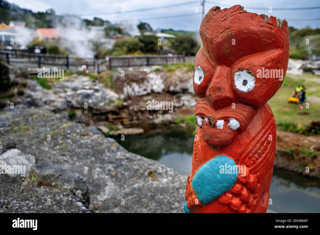 Whakairo wood carving at the Maori Arts and Crafts Institute ...