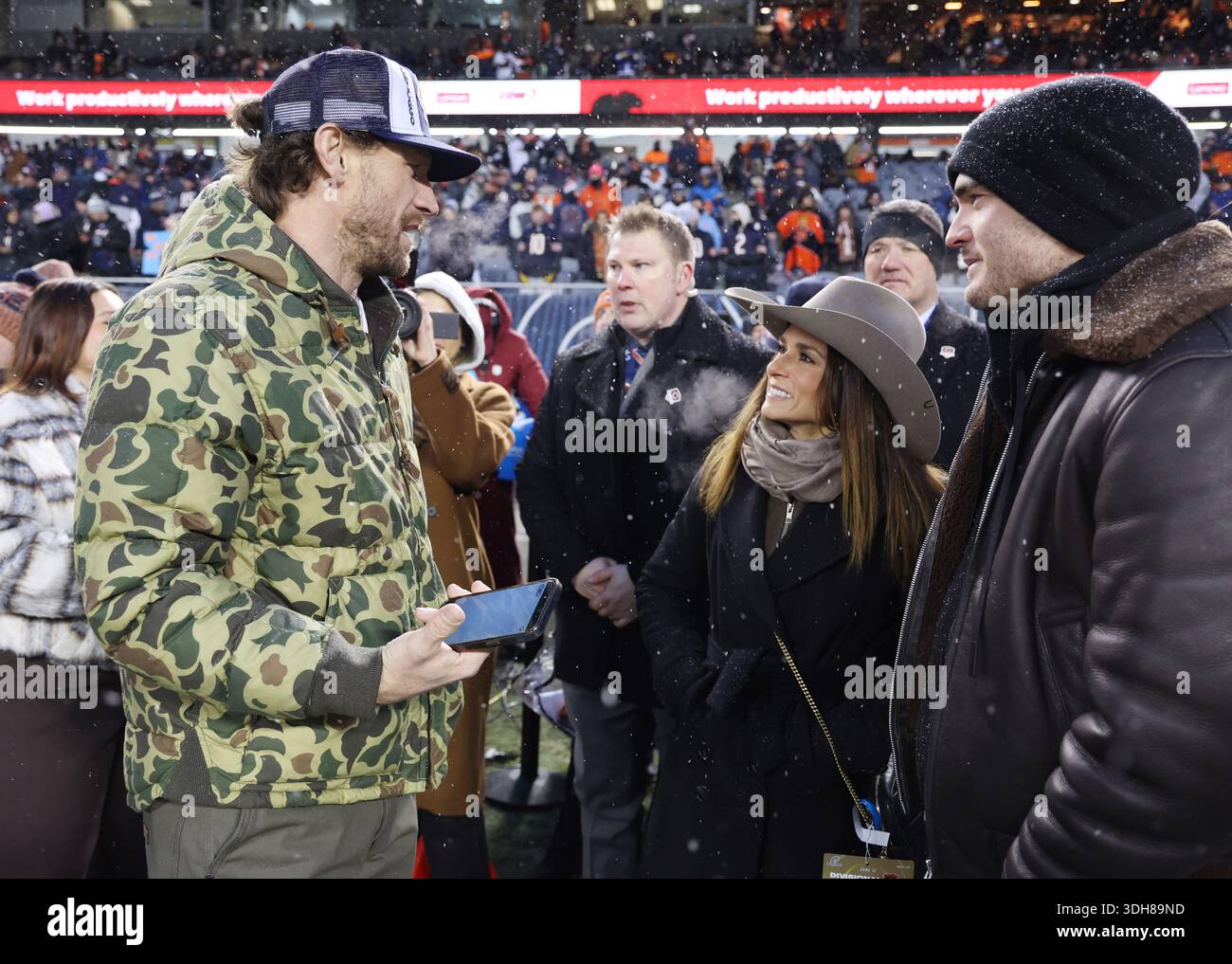 Chicago, IL USA: Singer Chase Rice and Indy Car driver Danica Patrick ...
