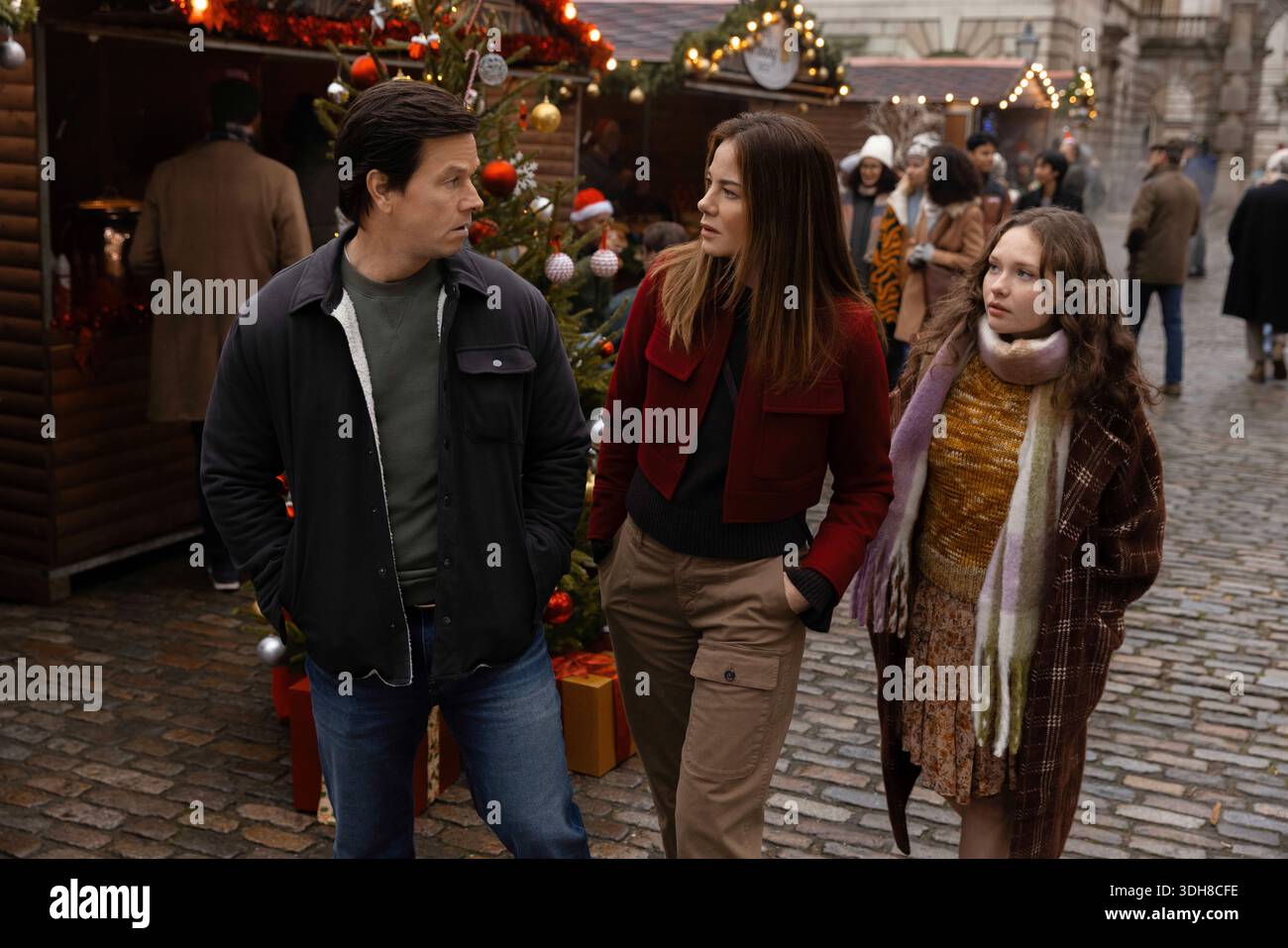 The family plan 2 film still hi-res stock photography and images - Alamy