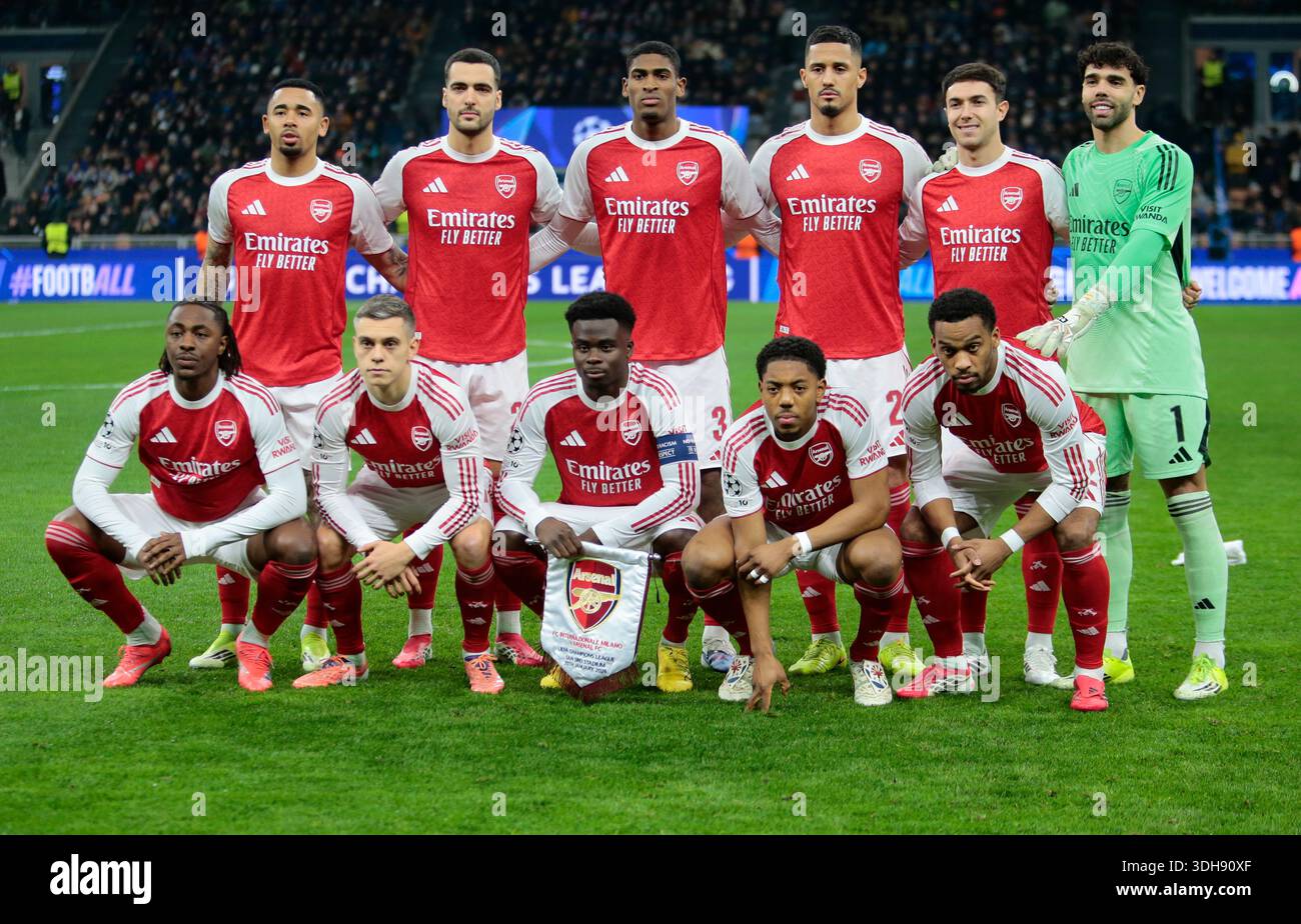 Milan, Italy. 20th Jan, 2026. FC Arsenal team picture during the Uefa ...