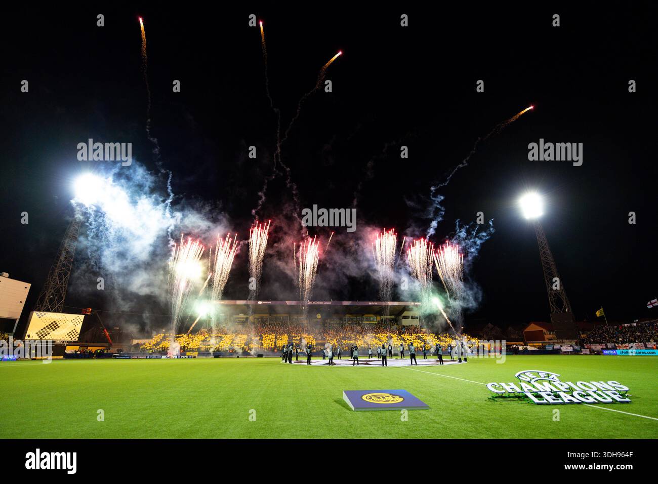 General view inside the stadium before the UEFA Champions League ...