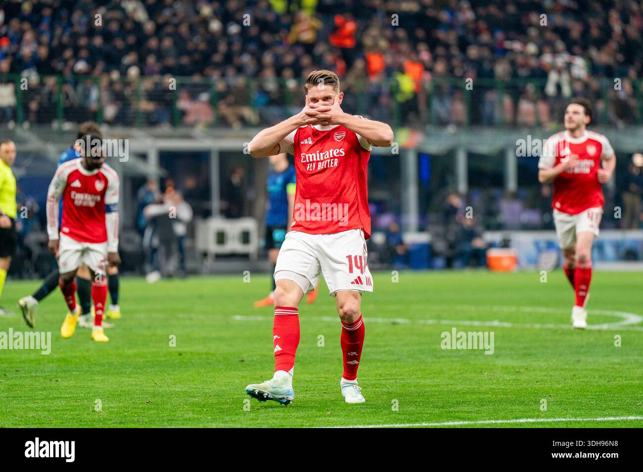 Arsenal forward Viktor Gyökeres (14) scores a GOAL 1-3 and celebrates ...