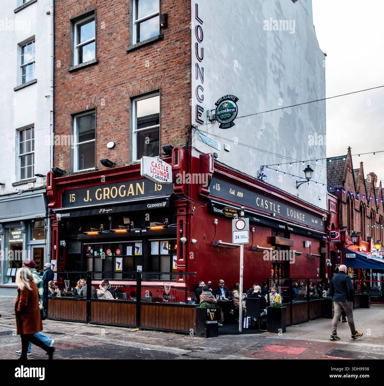 Grogan's dublin hi-res stock photography and images - Alamy