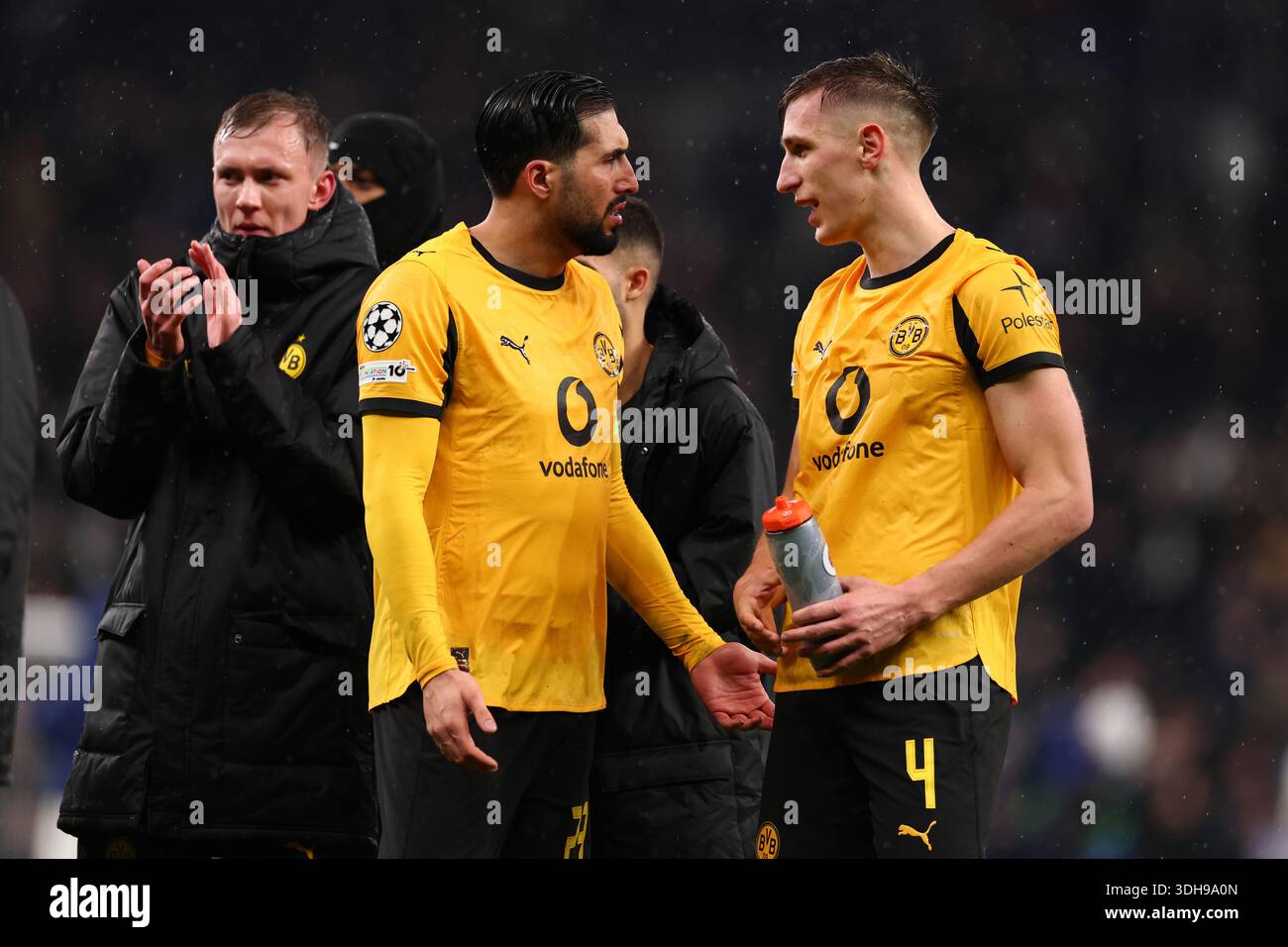 Emre Can speaks to Nico Schlotterbeck of Borussia Dortmund at full time ...