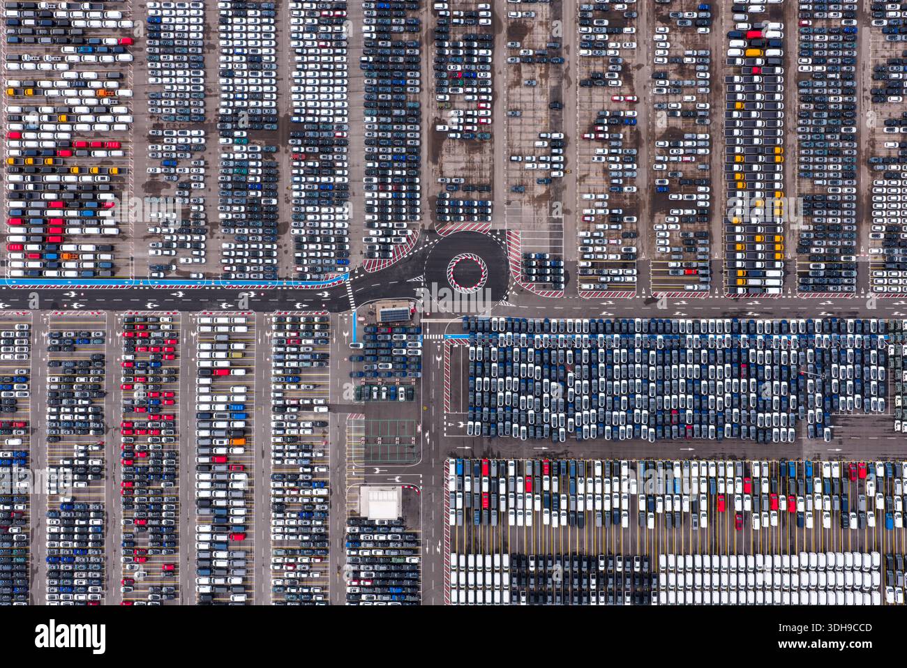 Aerial view of densely parked vehicles at port terminal Stock Photo - Alamy