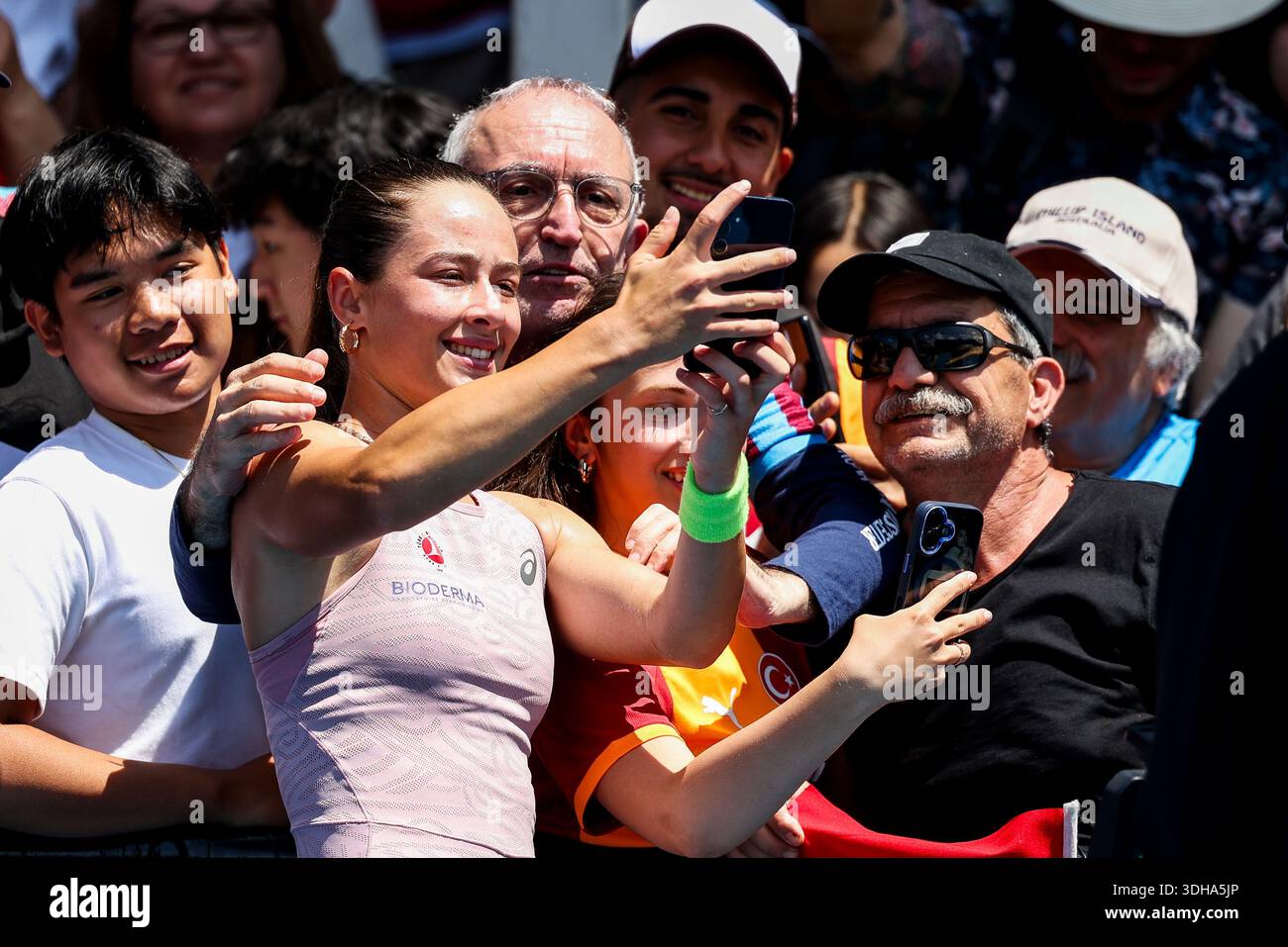 Melbourne, Australia. 21st Jan, 2026. Turkish tennis player Zeynep ...