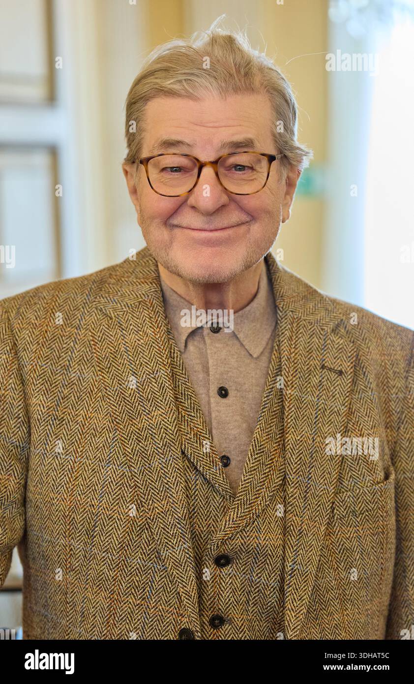 Erwin STEINHAUER, portrait, presentation of the Burg Gars Opera's 2026 ...
