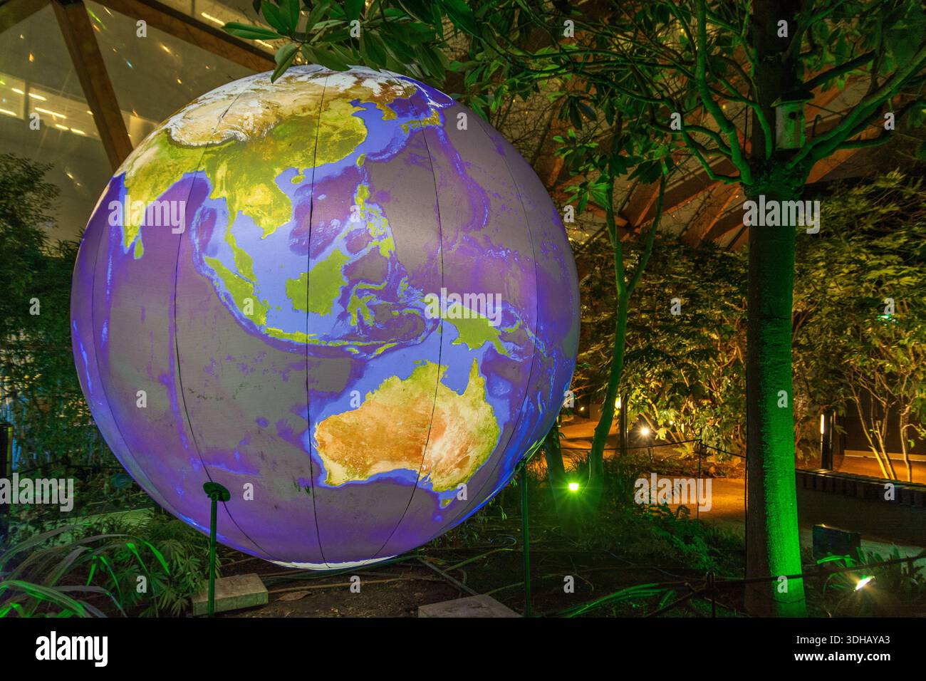 London, UK. 20th January, 2026.. Canary Wharf Winter Lights, Dreamscape, Sol by Artistic Latvia ...