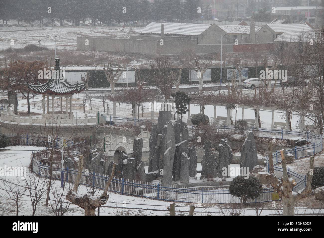 Snow falls in Weihai City, east China's Shandong, 18 January, 2026 ...