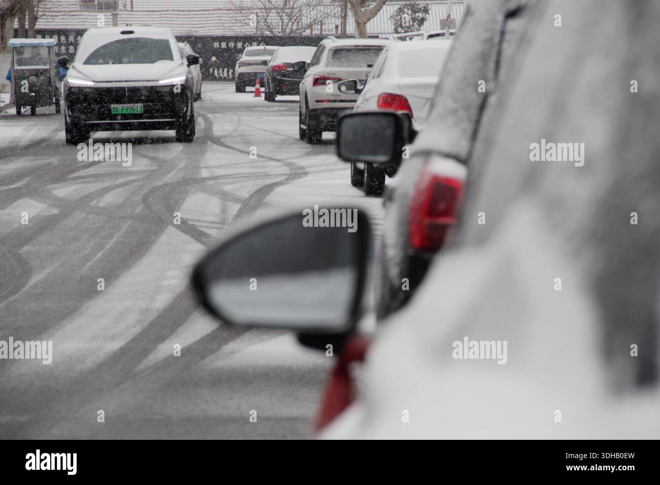 Snow falls in Weihai City, east China's Shandong, 18 January, 2026 ...