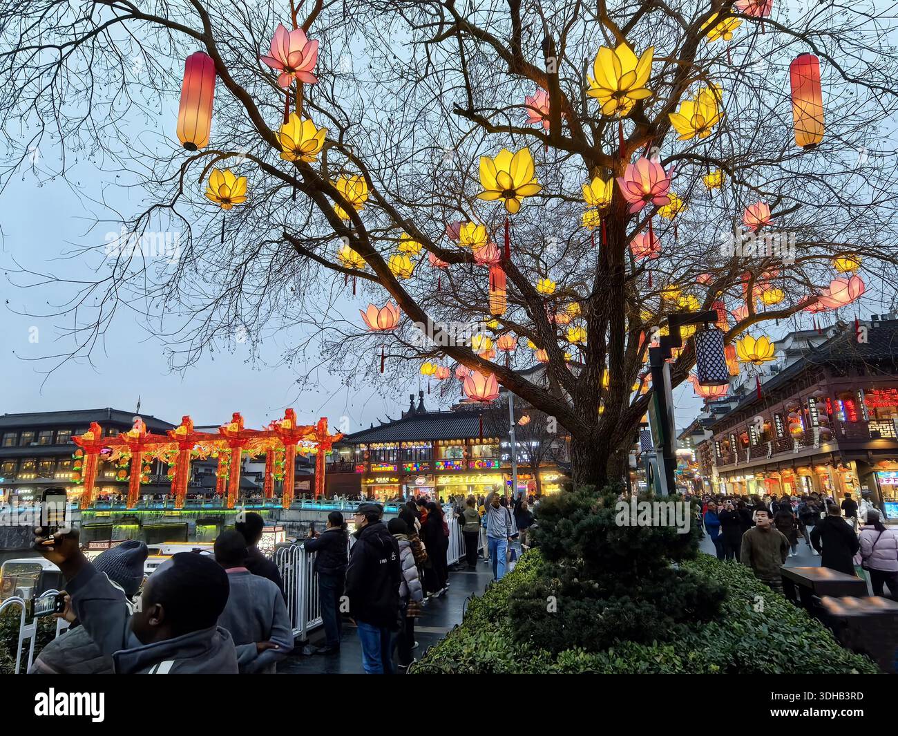 Colorful lanterns illuminate Confucius Temple area in Nanjing City ...