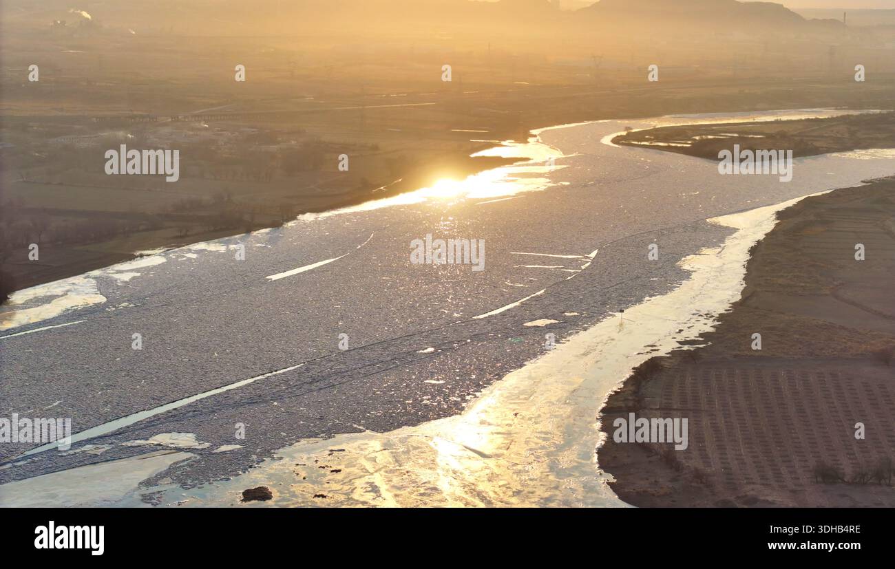 SHIZUISHAN, CHINA - JANUARY 21, 2026 - The frozen Yellow River scenery ...