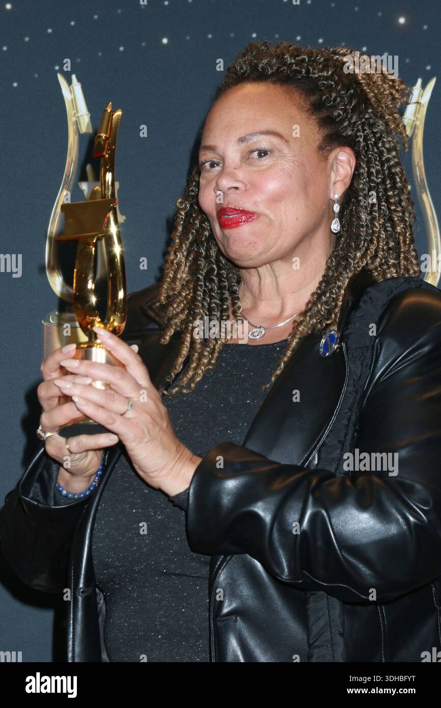 LOS ANGELES - JAN 18: Tina Marie Murray at the 12th Voice Arts Awards ...