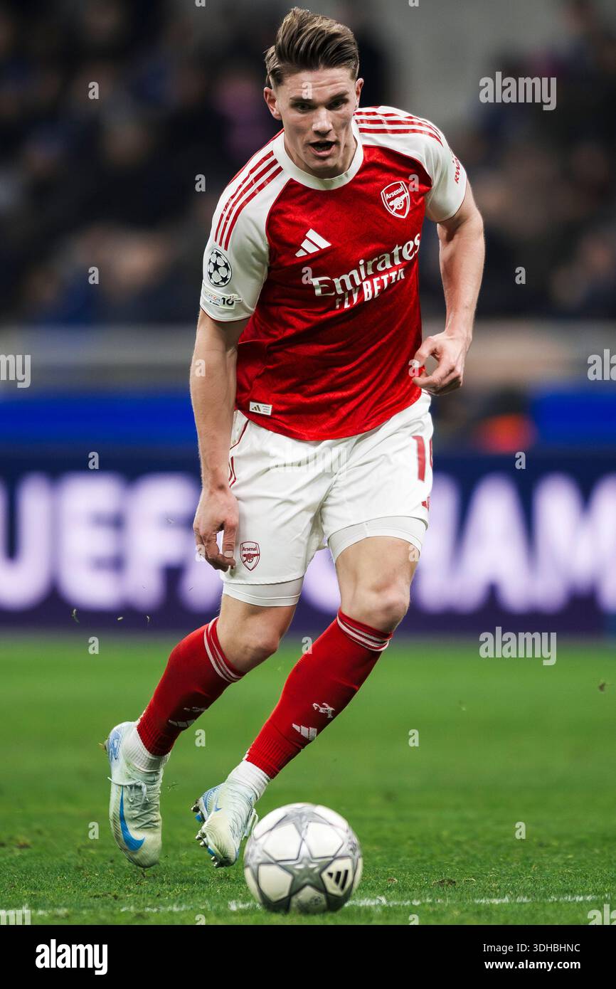 Viktor Gyokeres of Arsenal FC in action during the UEFA Champions ...