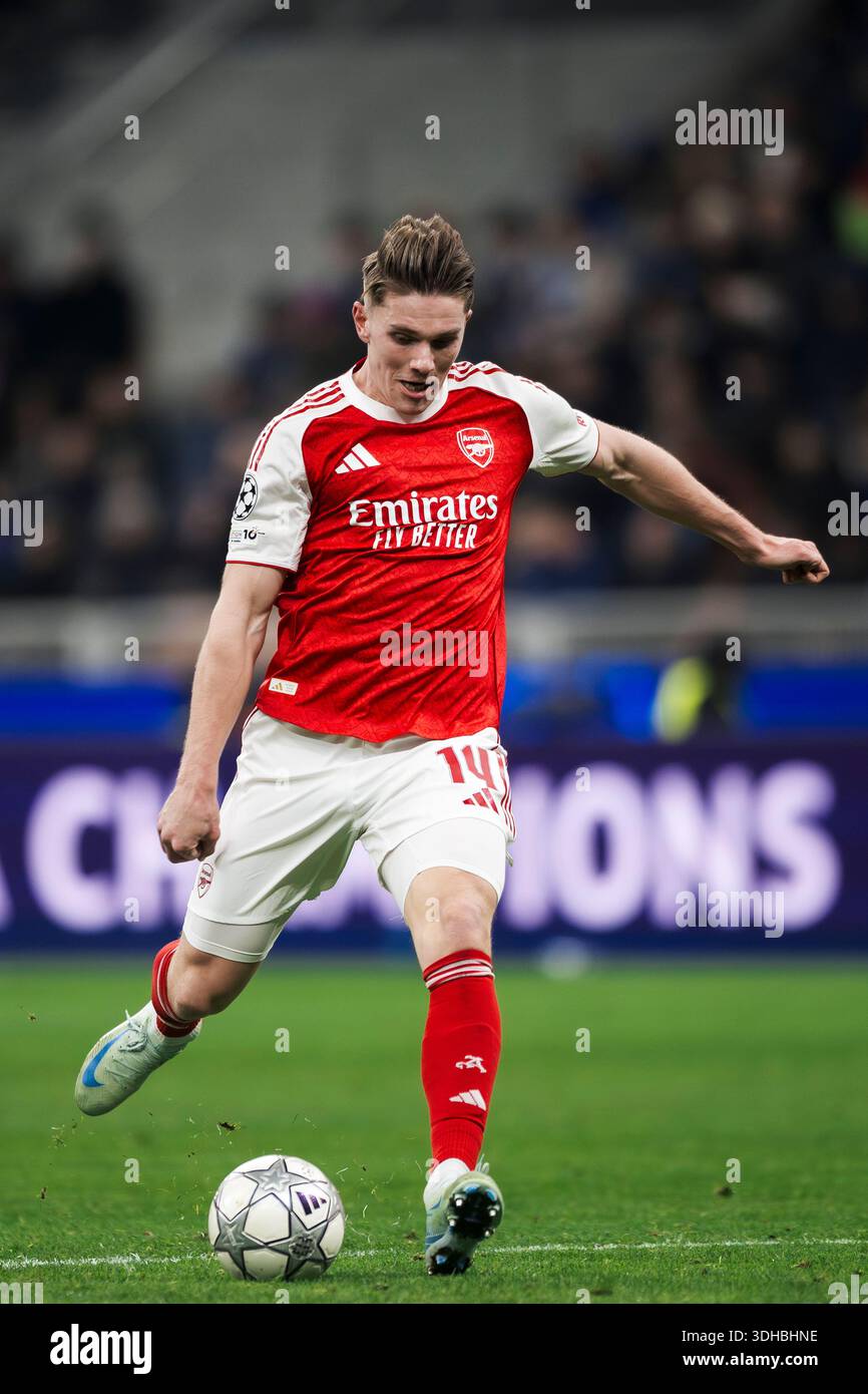 Viktor Gyokeres of Arsenal FC in action during the UEFA Champions ...