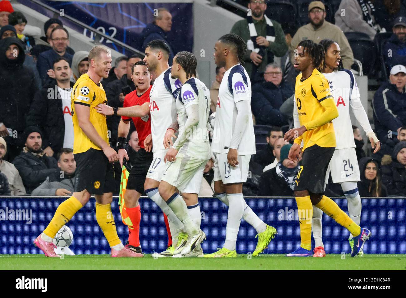 Tottenham hotspur formation hi-res stock photography and images - Alamy