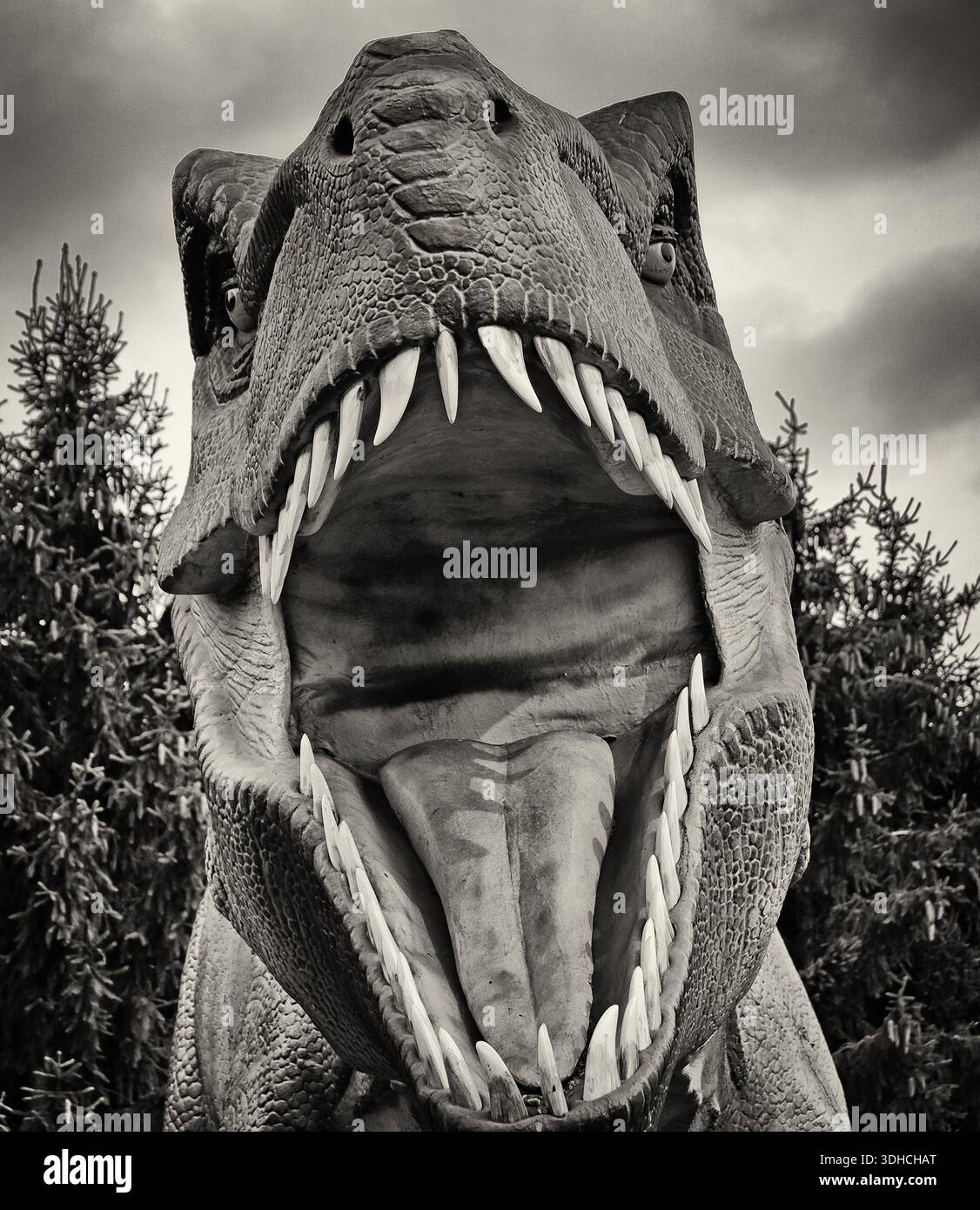 T Rex Animatronic Dinosaur Jaws Open featured in Jurassic Park at Hoo ...