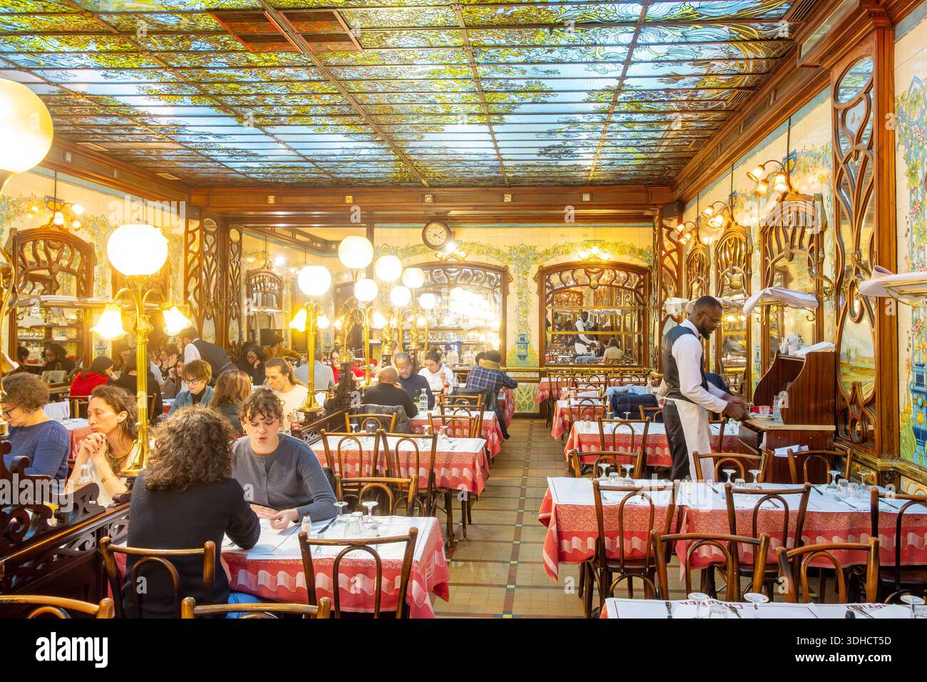 France, Paris, Montparnasse, the Bouillon Chartier restaurant Stock ...