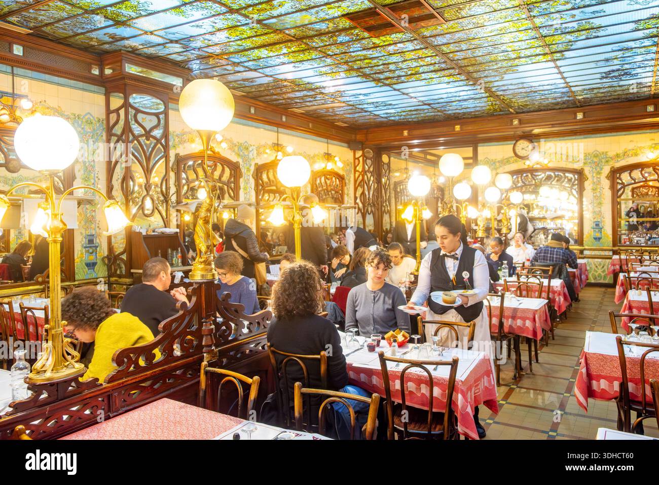 France, Paris, Montparnasse, the Bouillon Chartier restaurant Stock ...