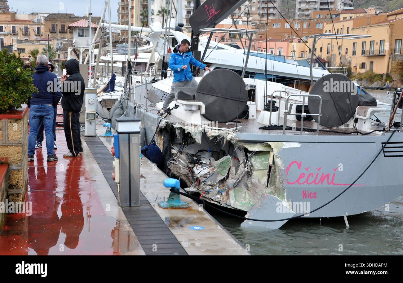 Palermo, Italy. 21st Jan, 2026. Palermo. Damage caused by Cyclone Harry ...