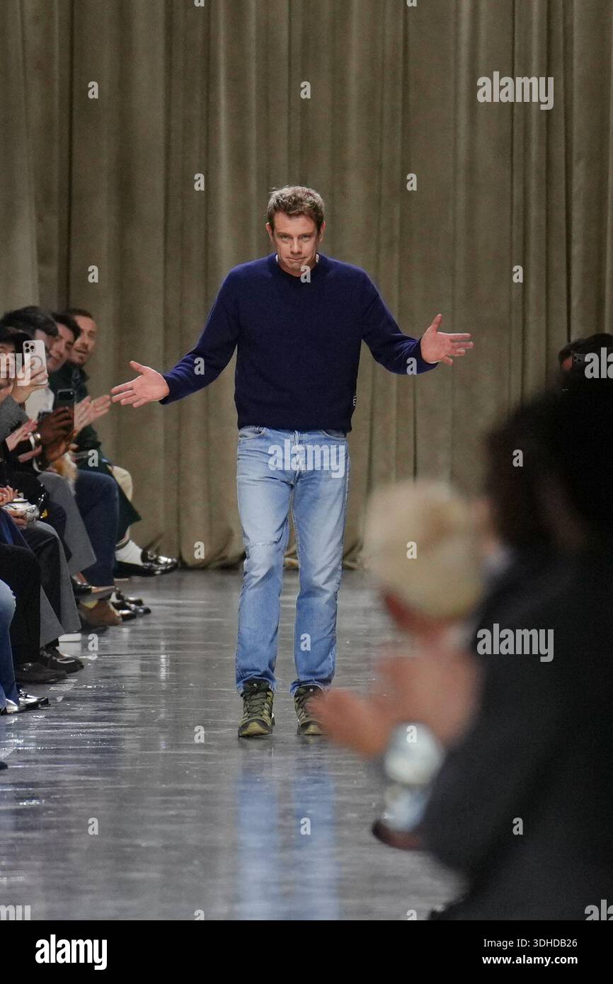 Designer Jonathan Anderson accepts applause after the Dior Fall/Winter ...