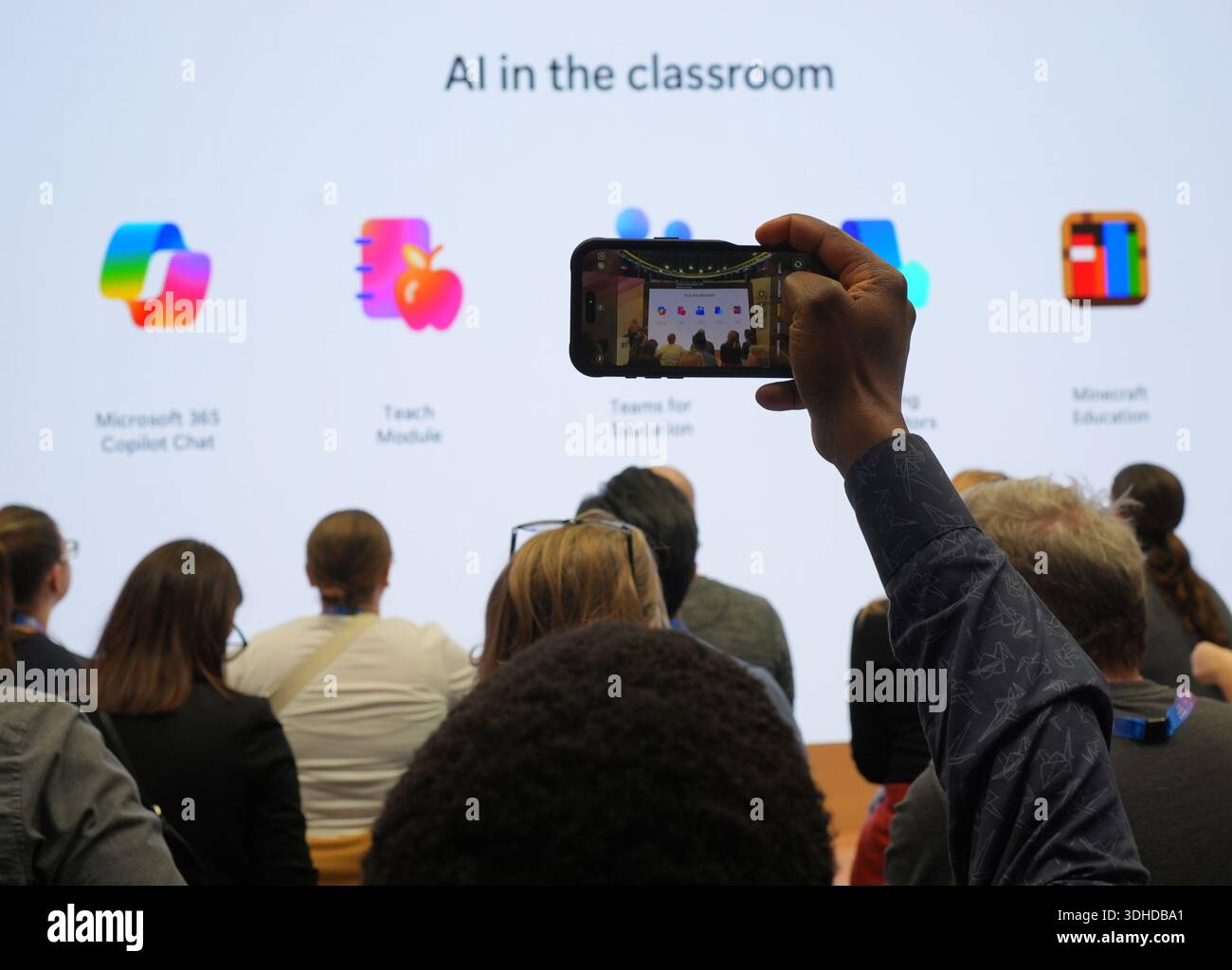 London uk january 2026 visitors hi-res stock photography and images - Alamy