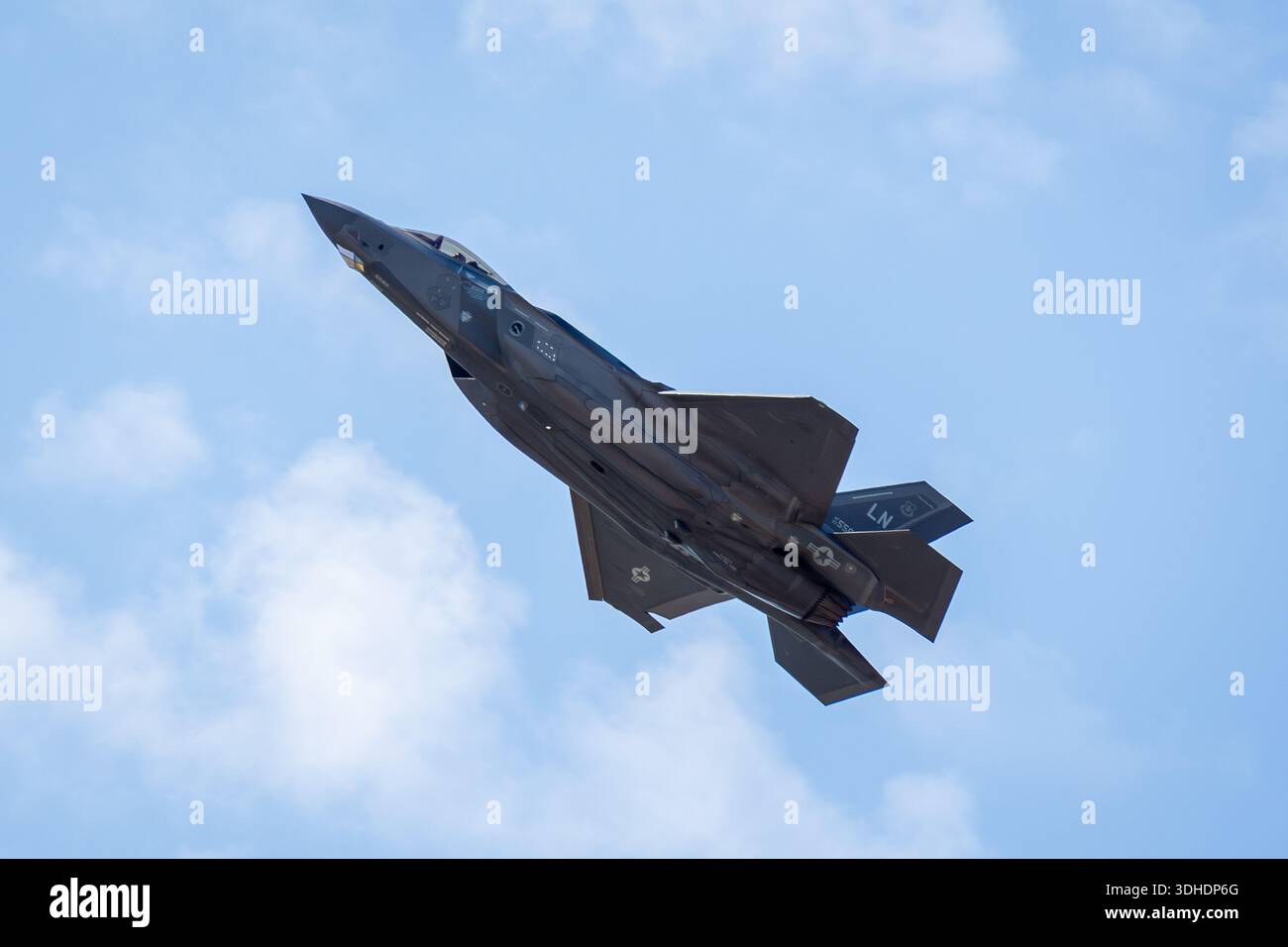 F 35 hi-res stock photography and images - Alamy