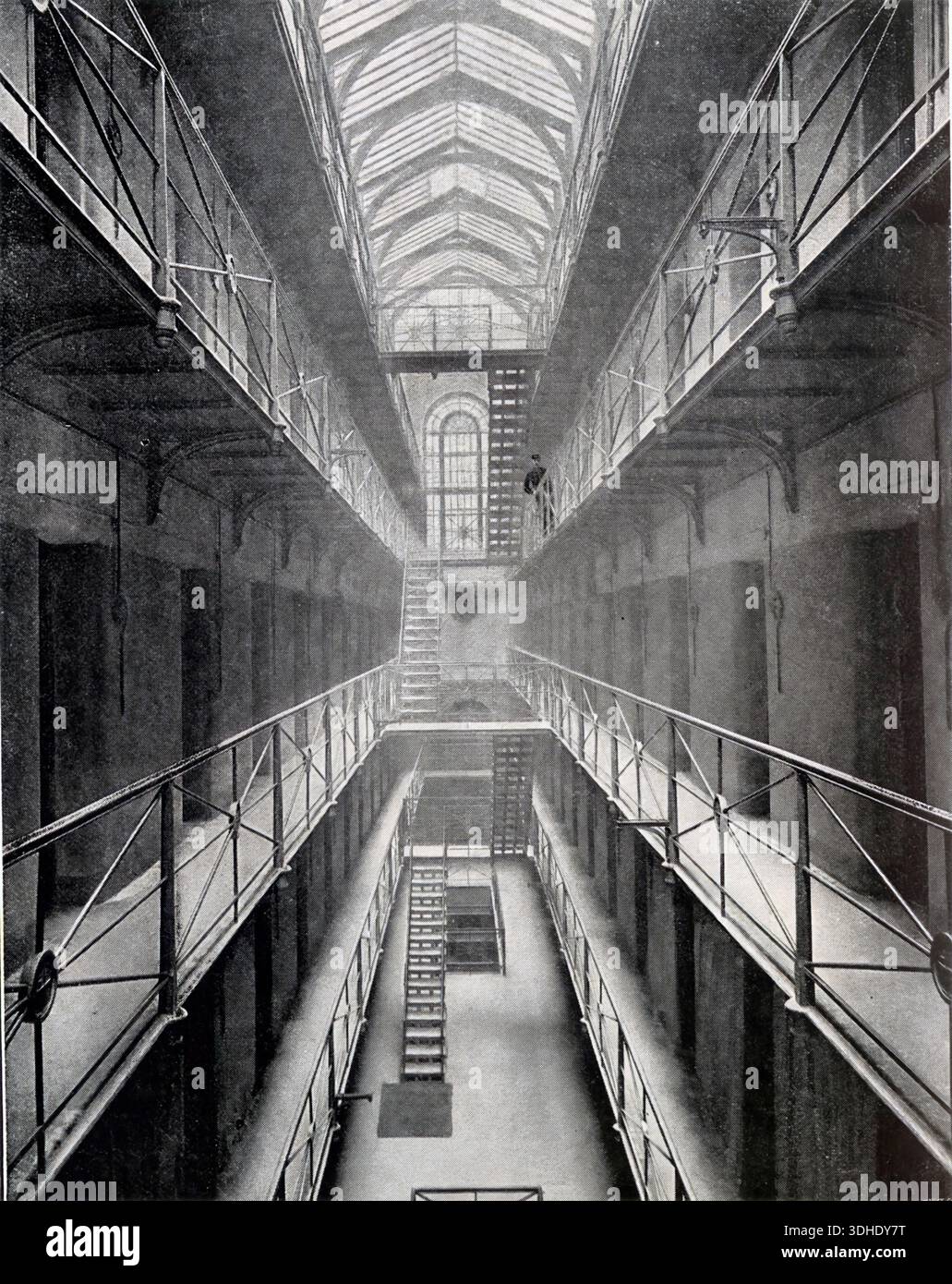 Prison cell uk hi-res stock photography and images - Alamy
