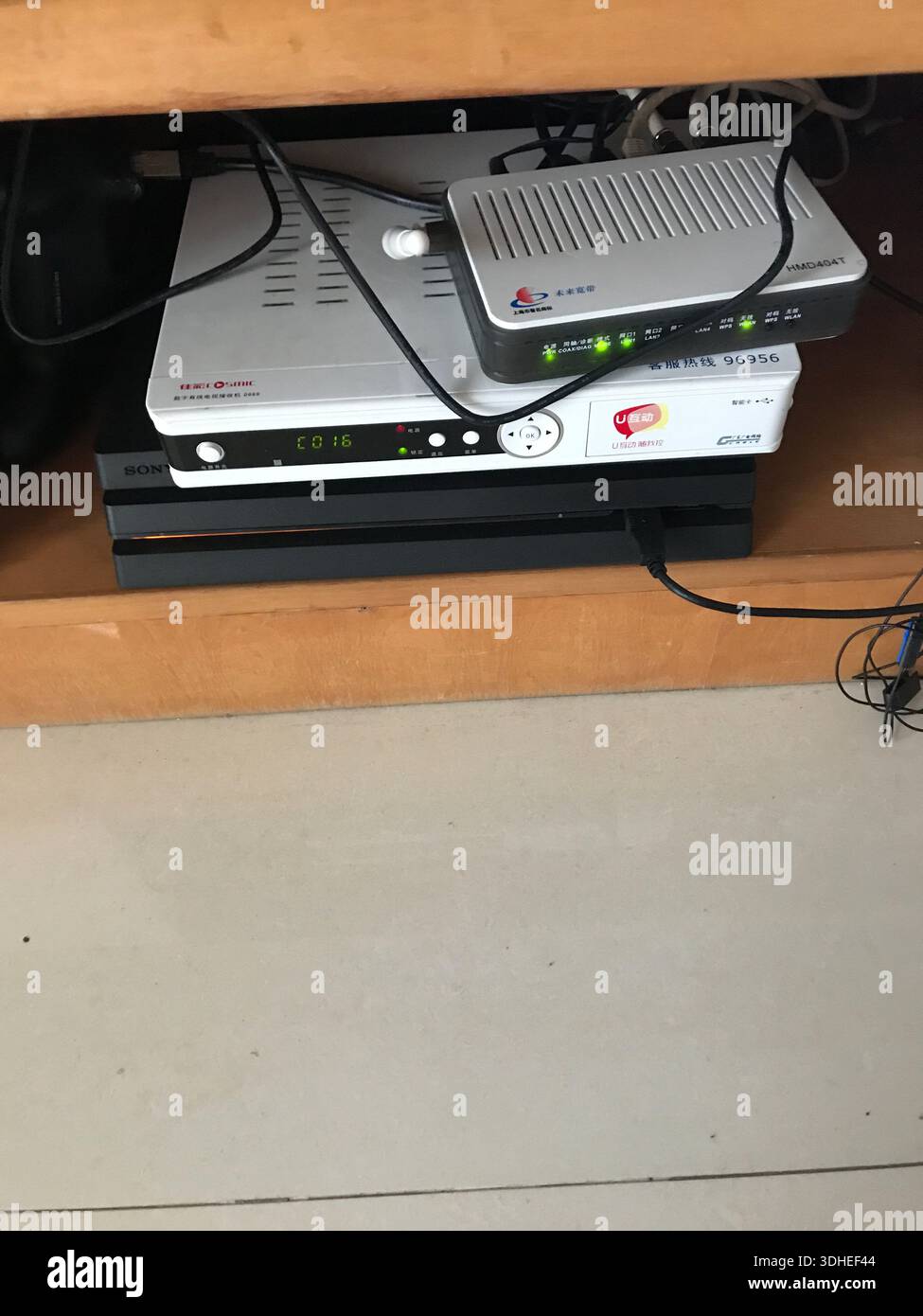 Tv satellite boxes hi-res stock photography and images - Alamy