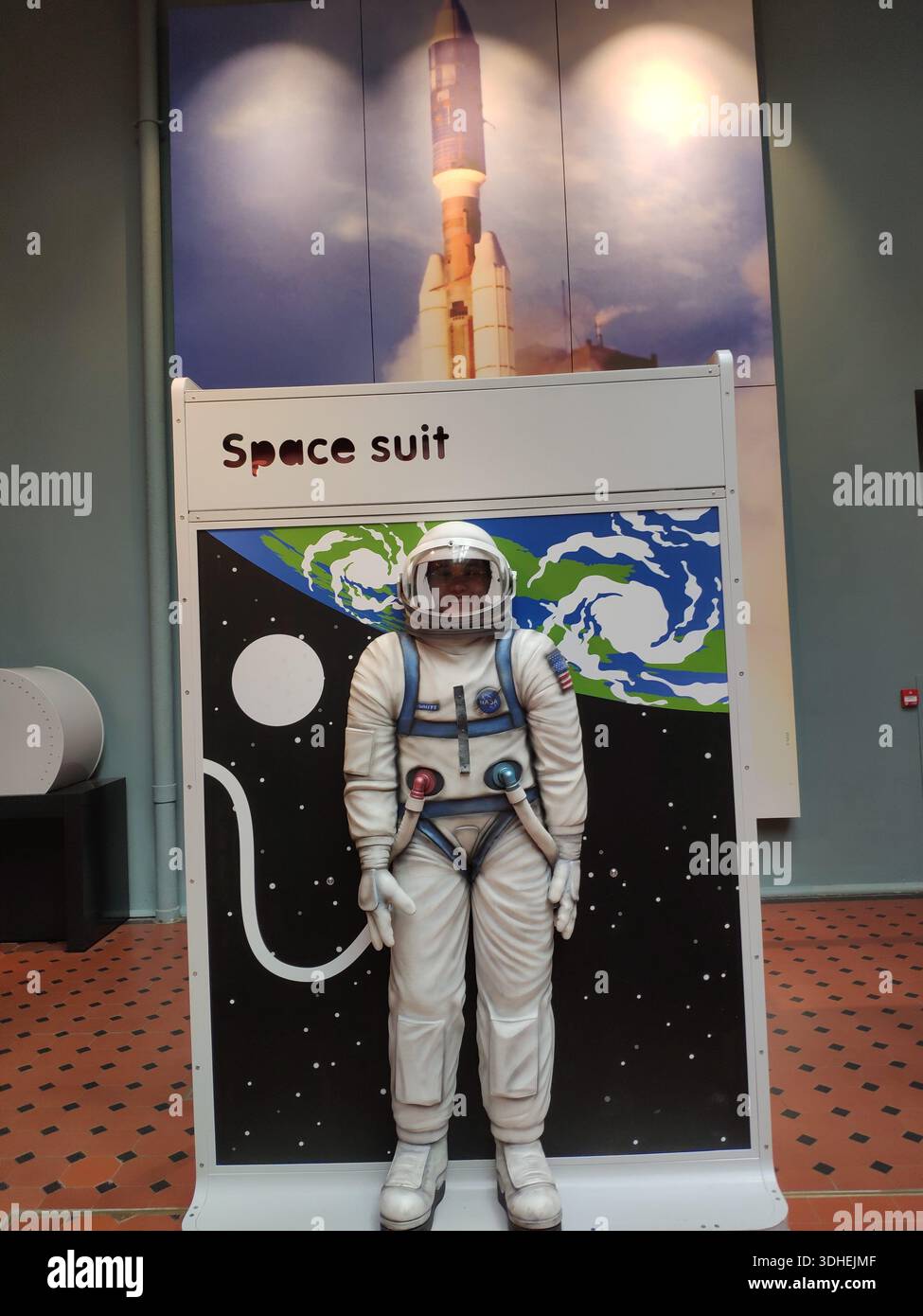 Full size astronaut space hi-res stock photography and images - Alamy