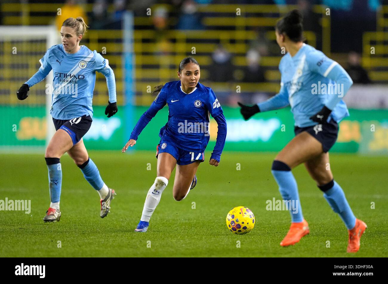 Chelsea's Alyssa Thompson (centre) on the ball during the Subway Women ...