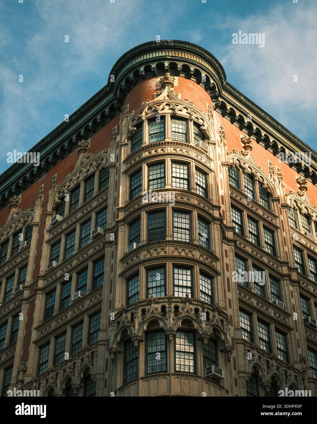Architectural details of the Fred Leighton building, on the Upper East ...