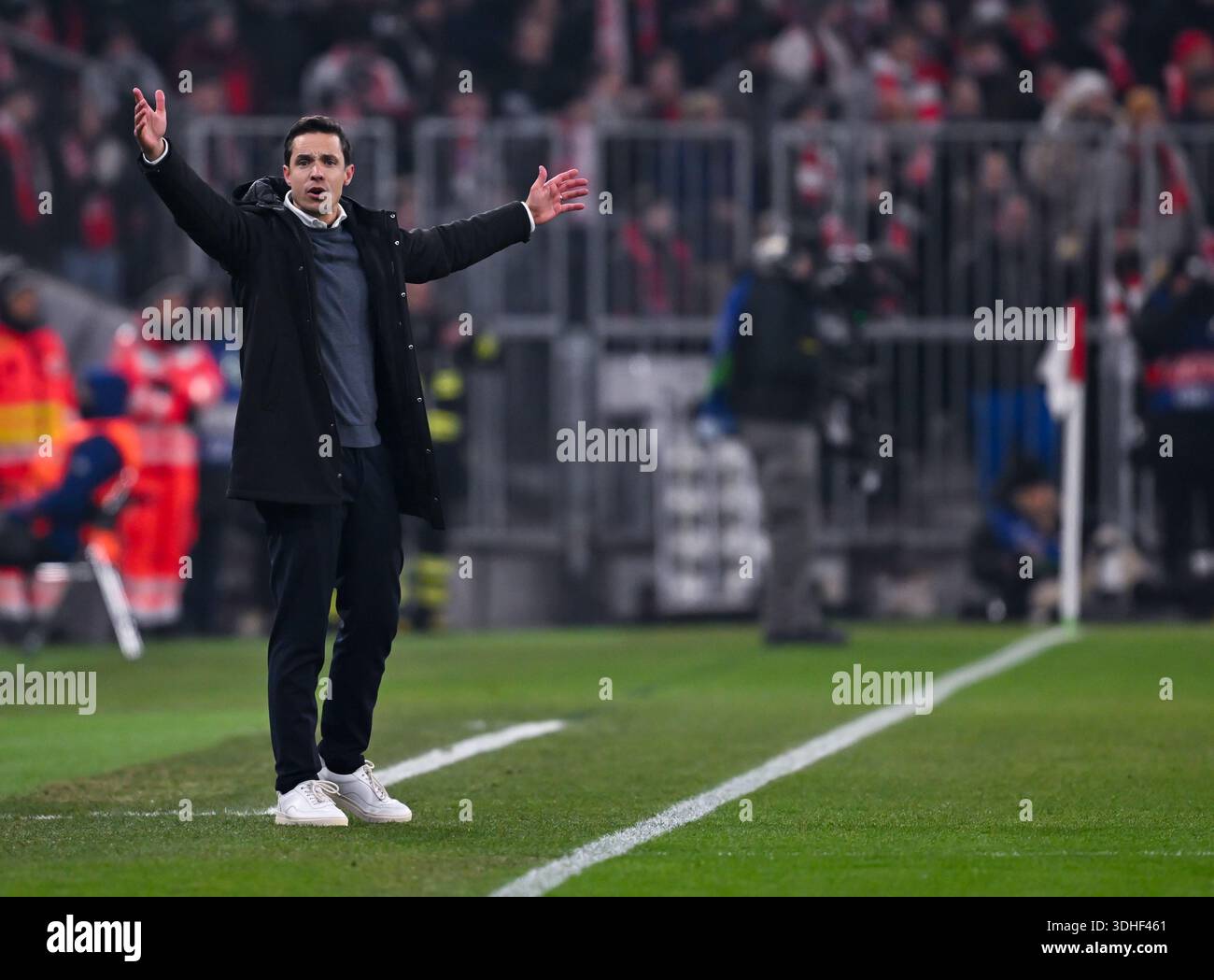 Munich, Germany. 21st Jan, 2026. Soccer: Champions League, Bayern ...
