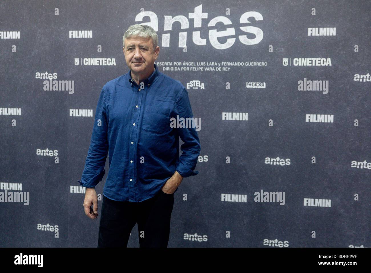 Journalist Ramón Arangüena poses during the premiere of the film 'Antes ...