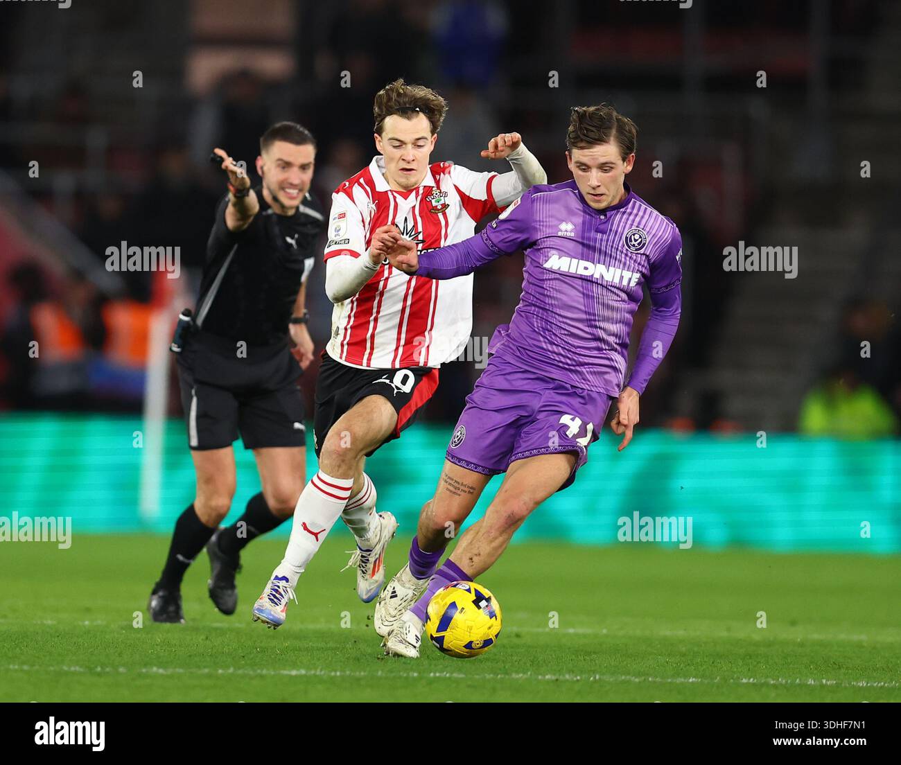 Southampton, UK. 21st Jan, 2026. Caspar Jander of Southampton and Sydie ...