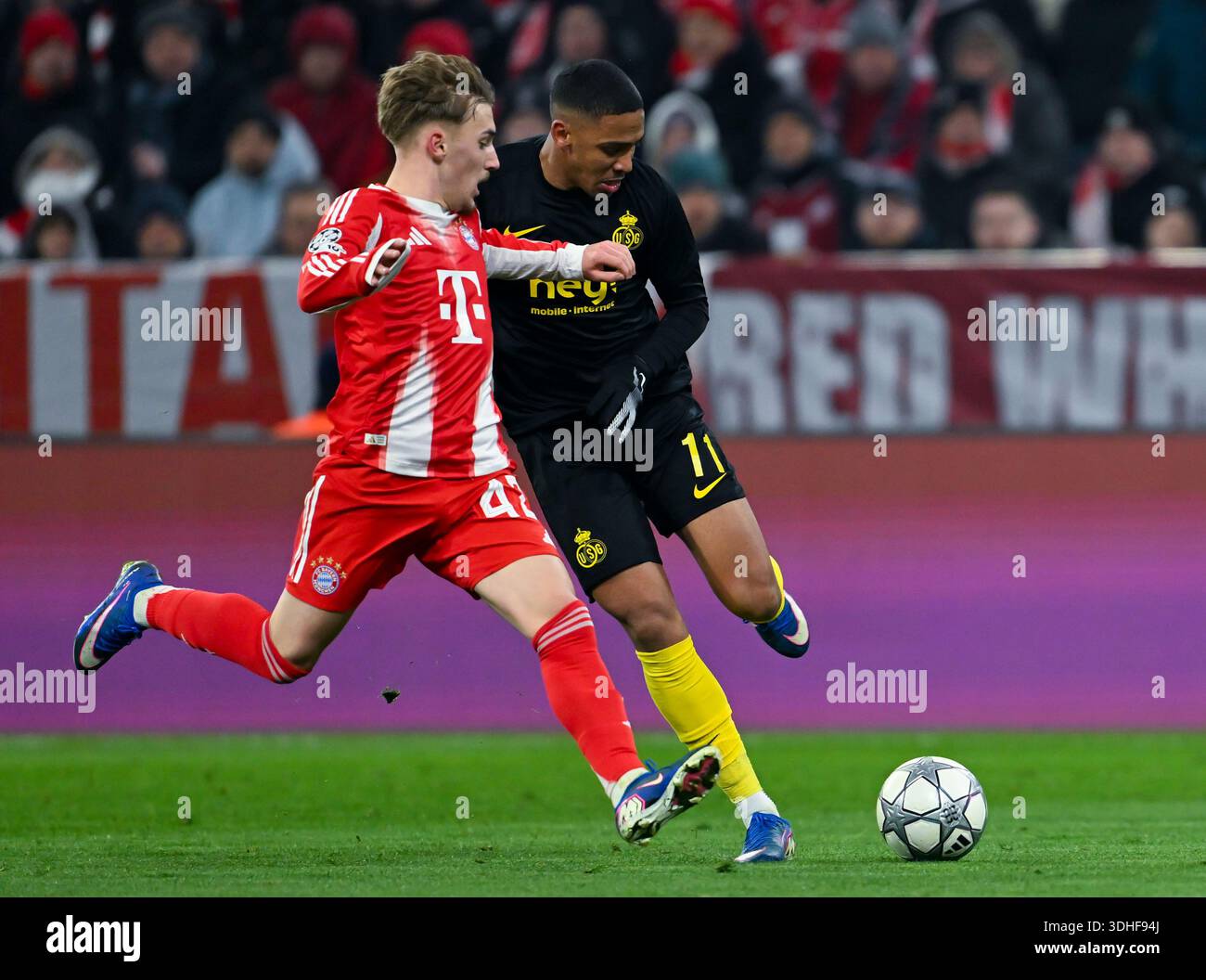 Munich, Germany. 21st Jan, 2026. Soccer: Champions League, Bayern ...